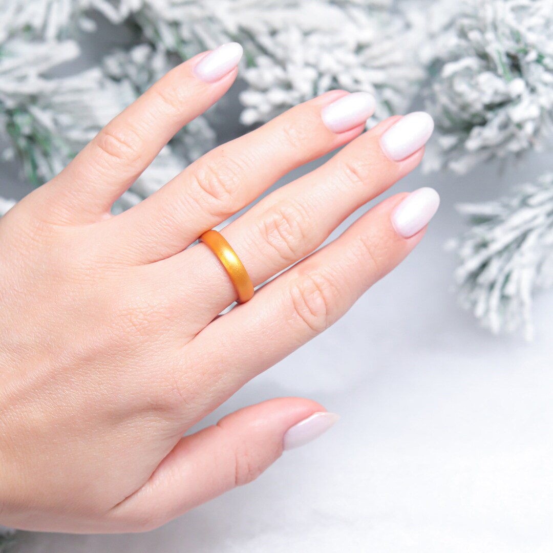 Gold Silicone Ring Man Woman Gold Breathable Silicone Wedding Bands 4mm 6mm Band Couples