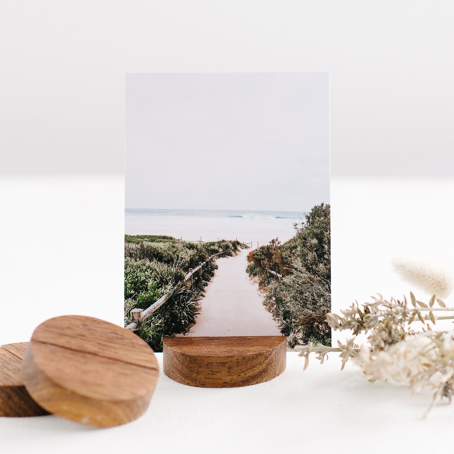 Small CIRCLE Timber Photo Stand Wooden Picture Holder Photo - Etsy