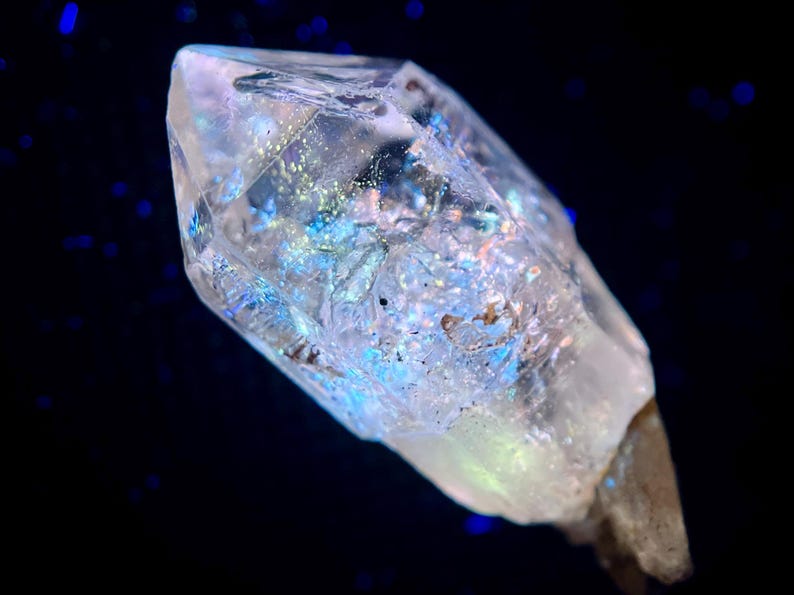 UV Reactive Quartz | Fluorescent Minerals |UV Reactive Petroleum Quartz ...