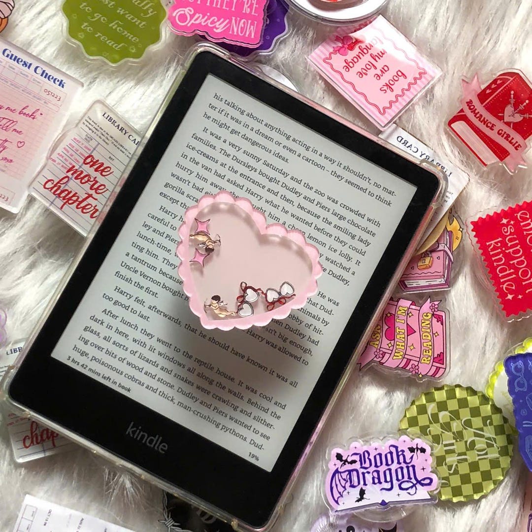 Heart Shaker Phonegrip, Romance Reader Cute Popsocket, Aesthetic Reader ...