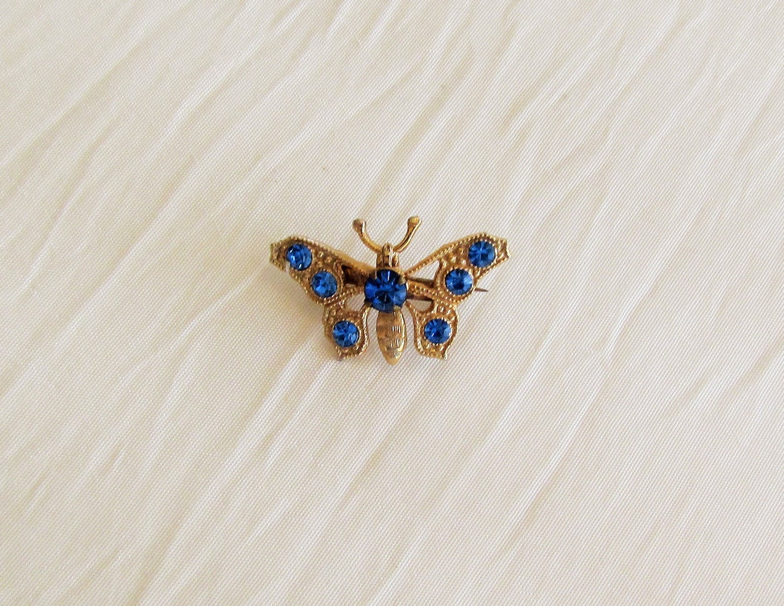 Lot of 4 Vintage Scatter Pins Including 2 Butterflies a | Etsy