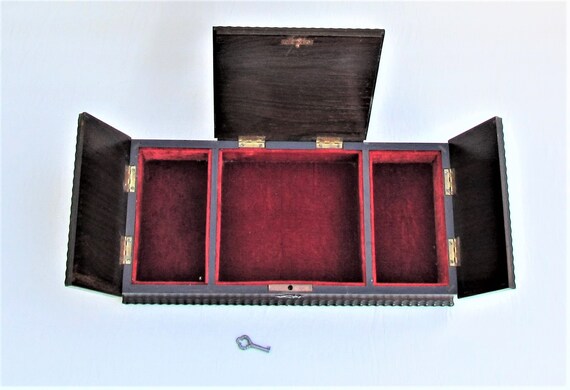 Gentleman's vintage dresser box with key, ornate box … - Gem