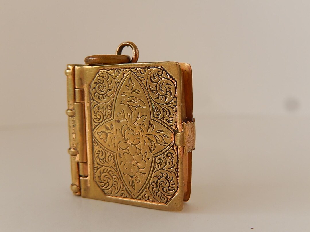 Victorian Book Locket - Photo Picture Locket - Antique Pendant Locket ...