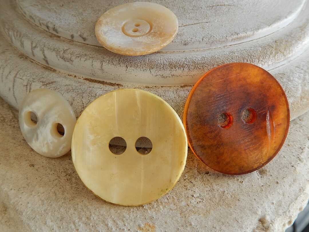 Antique Buttons -lot of 4 Vintage Buttons - Two Large Hole Buttons ...