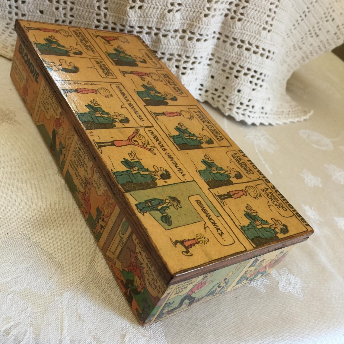 Vintage Cartoon Covered Wooden Box. Eek & Meek a Mock Mugging on Top ...
