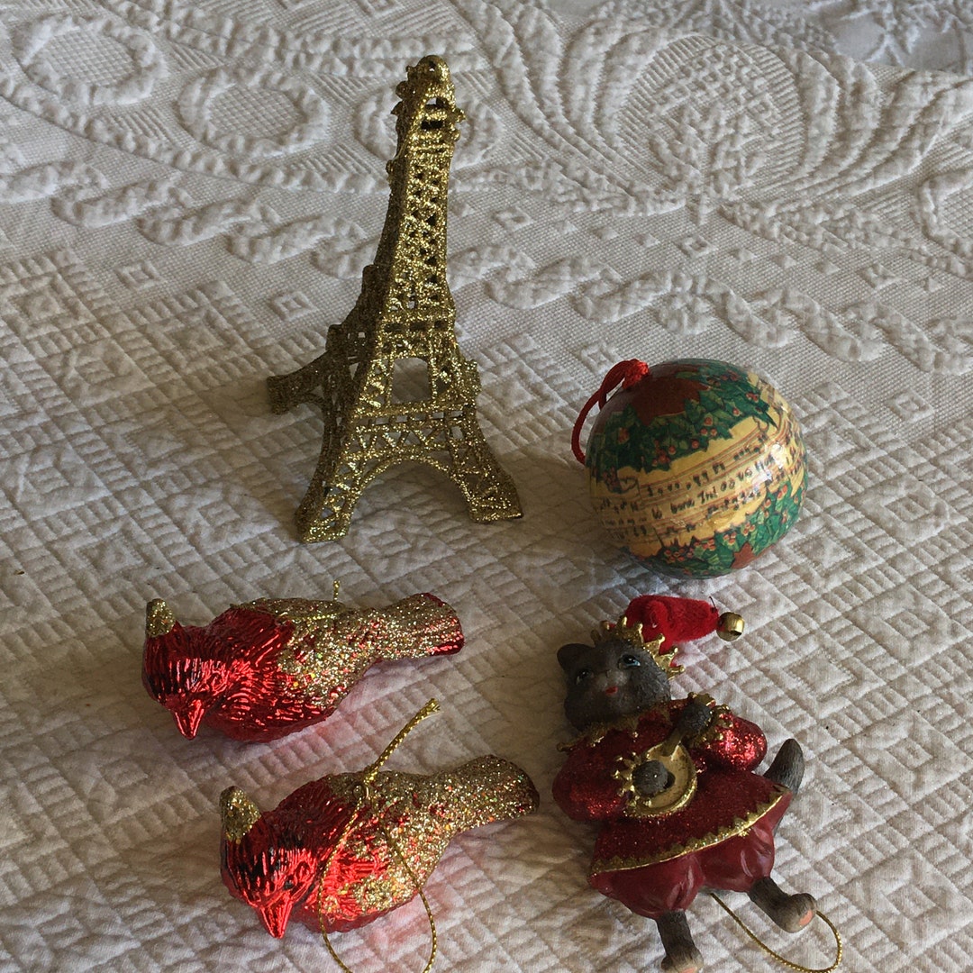 Vintage 5 Christmas Ornaments. 2 Plastic Cardinals, an Eiffel Tower ...