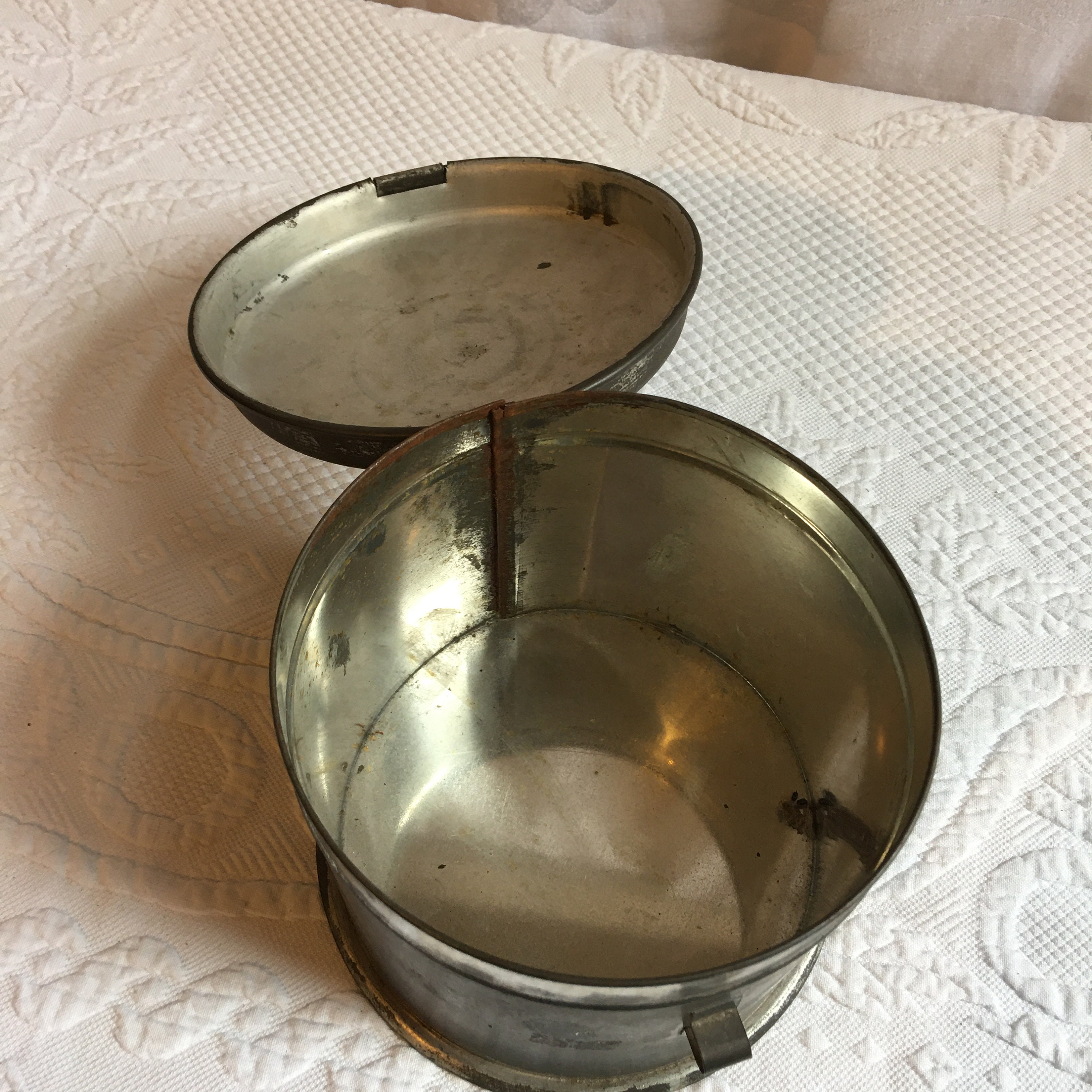 Antique Tin Lunch Pail. Hinged Lid and Front Latch. Round With Slightly ...