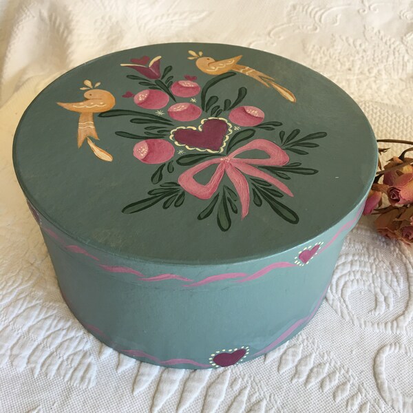Vintage Round Sewing Box - Etsy