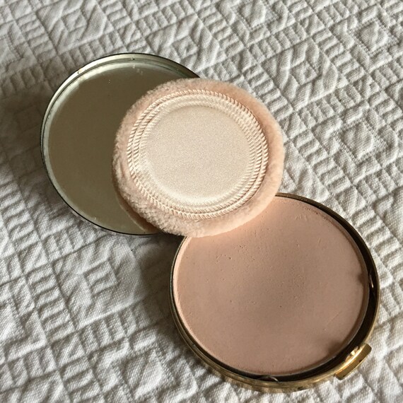 Vintage Avon Face Powder Compact. Almost Full with Po… - Gem