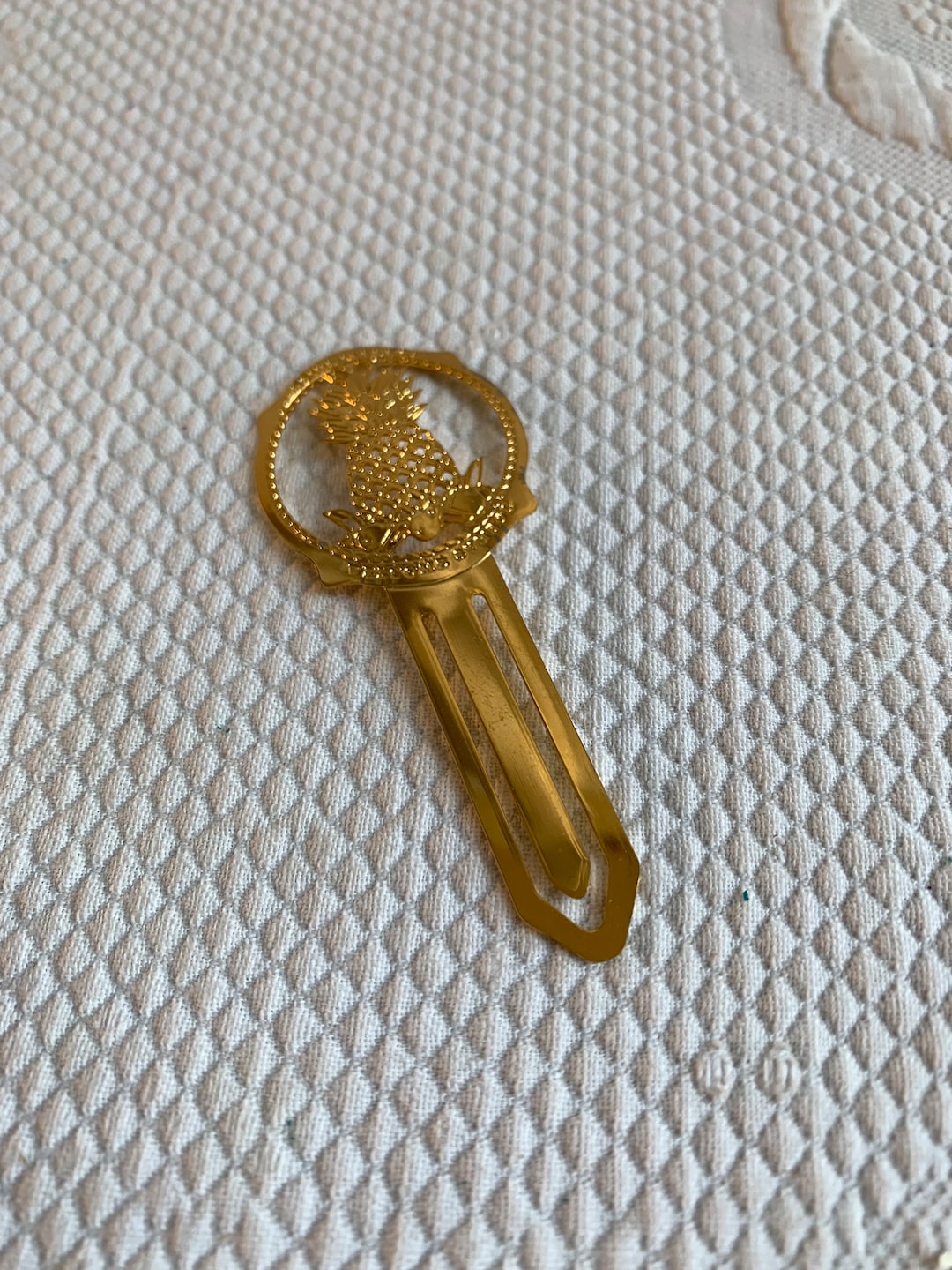 Gold Tone Pineapple Bookmark Page Marker. Slip Over Top of Page ...