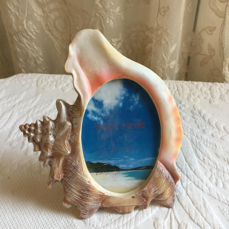 House Shaped Frame - Etsy