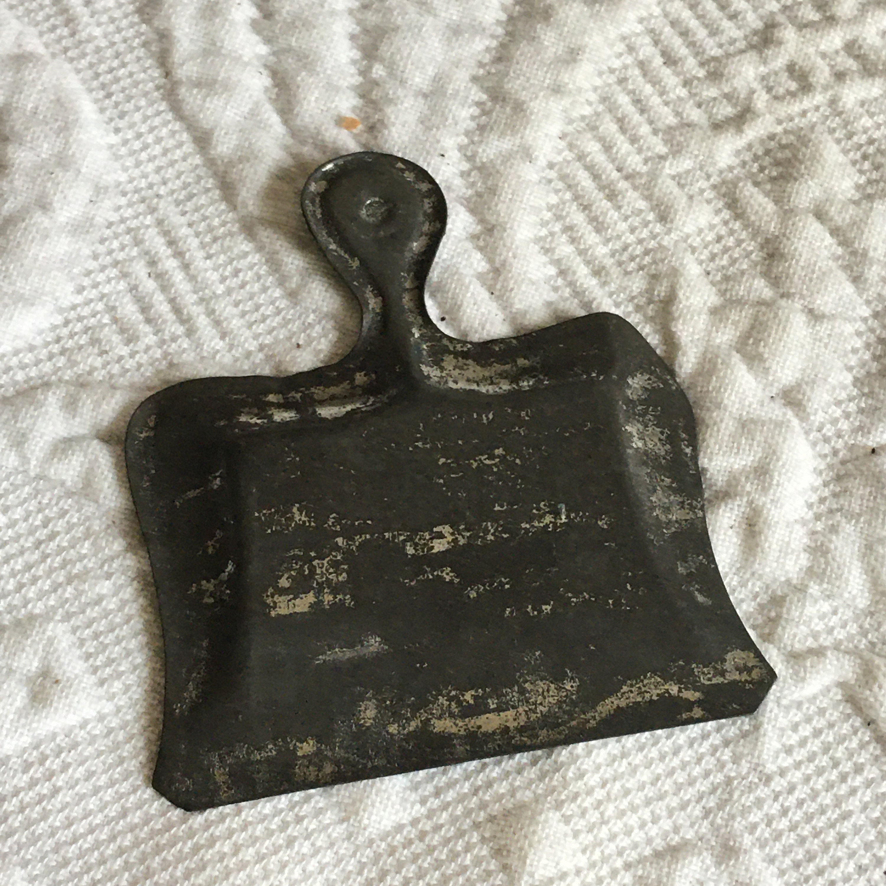 Vintage Mini Dust Pan in Victorian Style. Green Painted Tin - Etsy