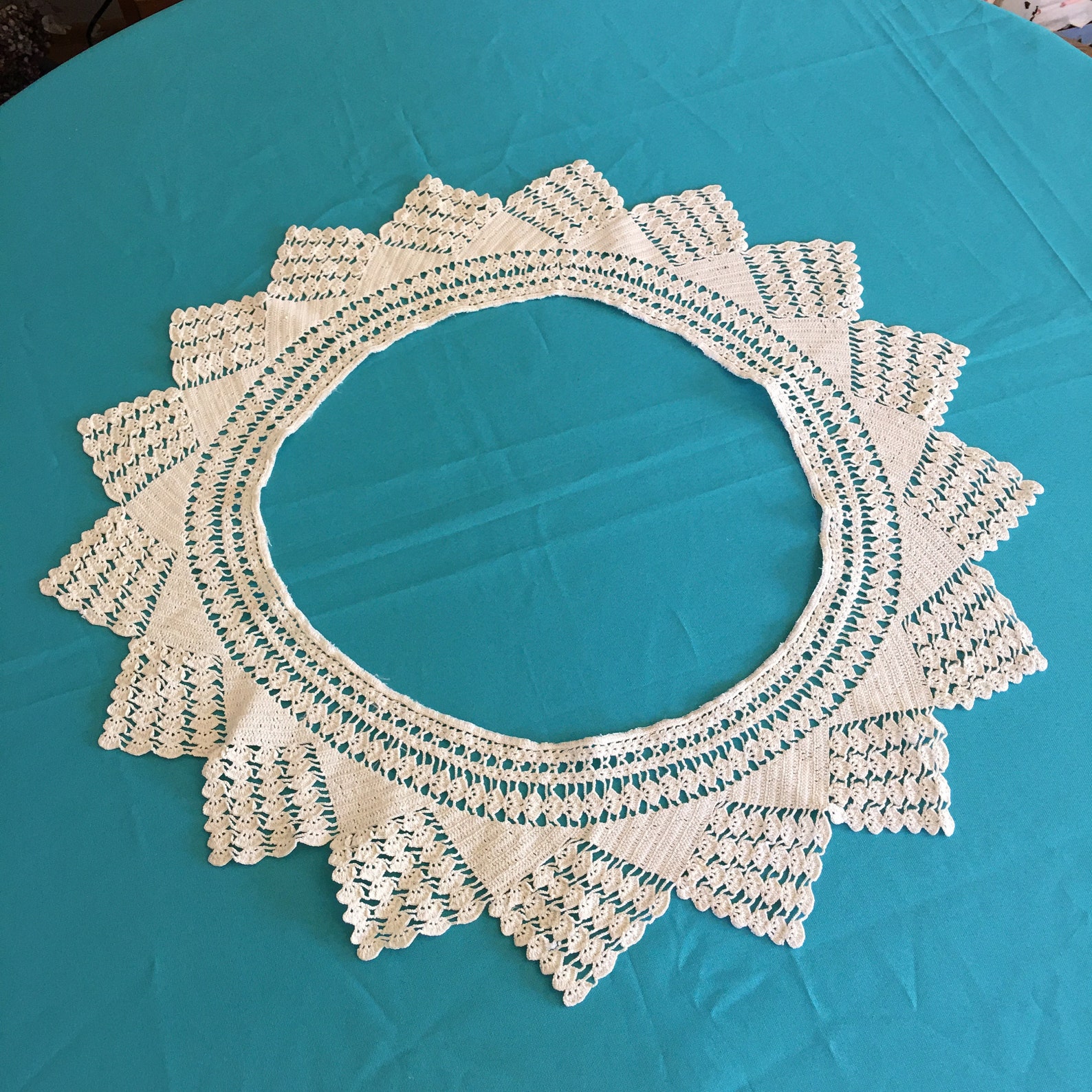 Victorian Crocheted Edging for Round Table Topper. Choose Your Style ...