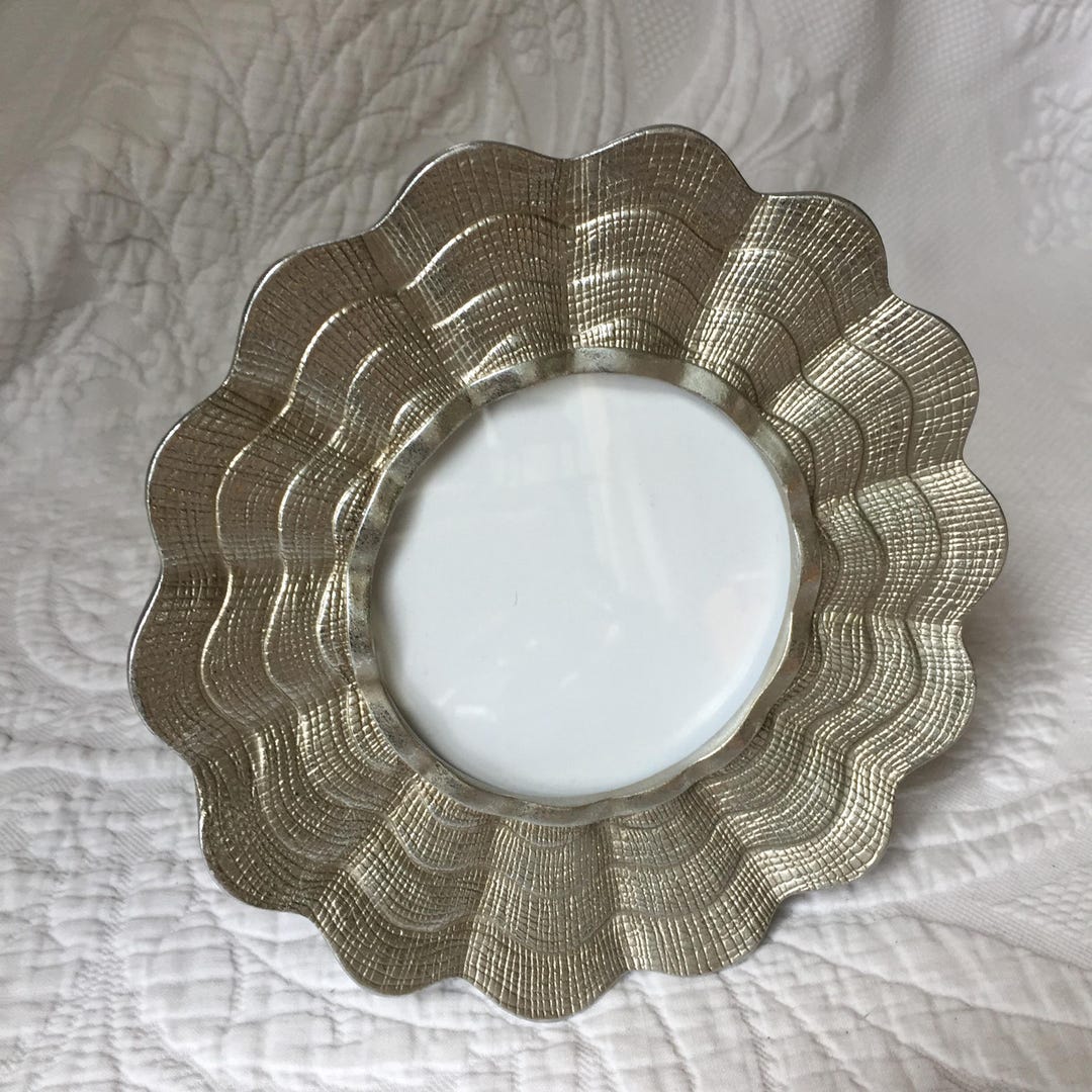 Vintage Scalloped Edge Metal Frame. Ruffled Look Round Frame by Rachel ...