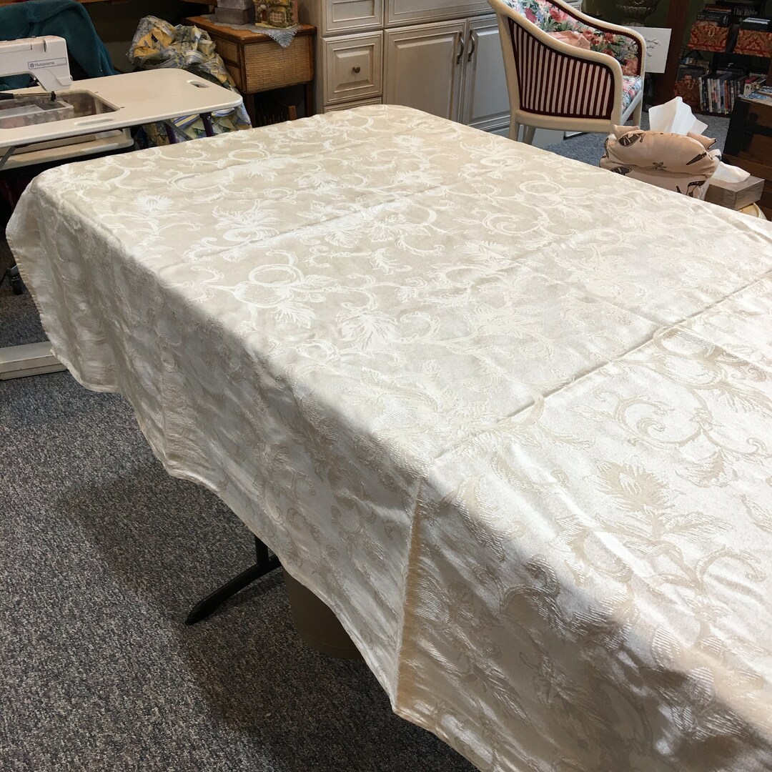 Vintage Creamy White Damask Rectangular Tablecloth 56" X 81". Swirling ...