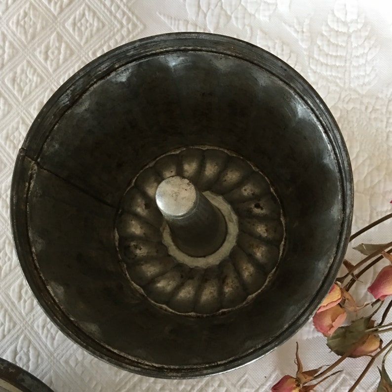 Antique Tin Mold With Lid Latches and Handle. Beautiful - Etsy