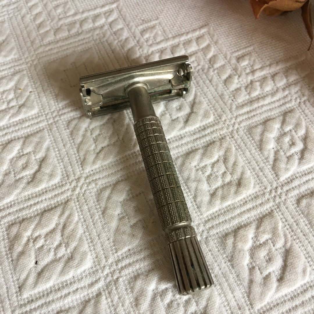 Vintage Gillette Gold Silver Hand Held Razor. Turn Handle End to Open ...