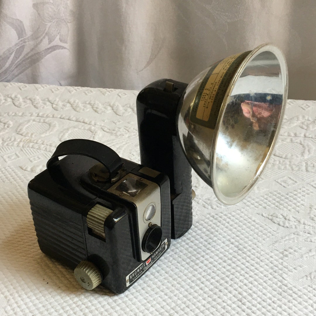 Vintage Brownie Hawkeye Camera Flash Model by Kodak. Camera and Flash ...