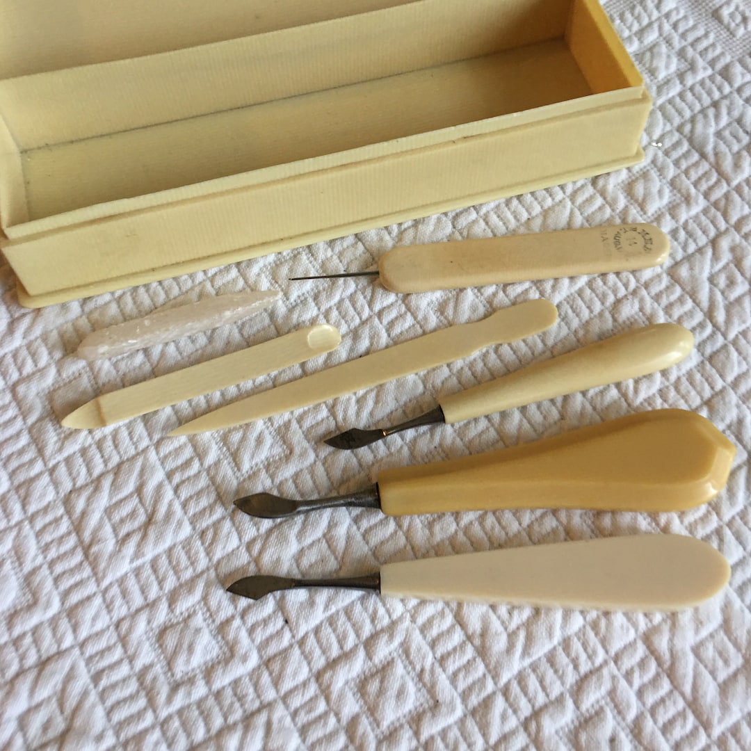 Vintage Hinged Pyralin Celluloid Box W/ Manicure Accessories. 1915 ...