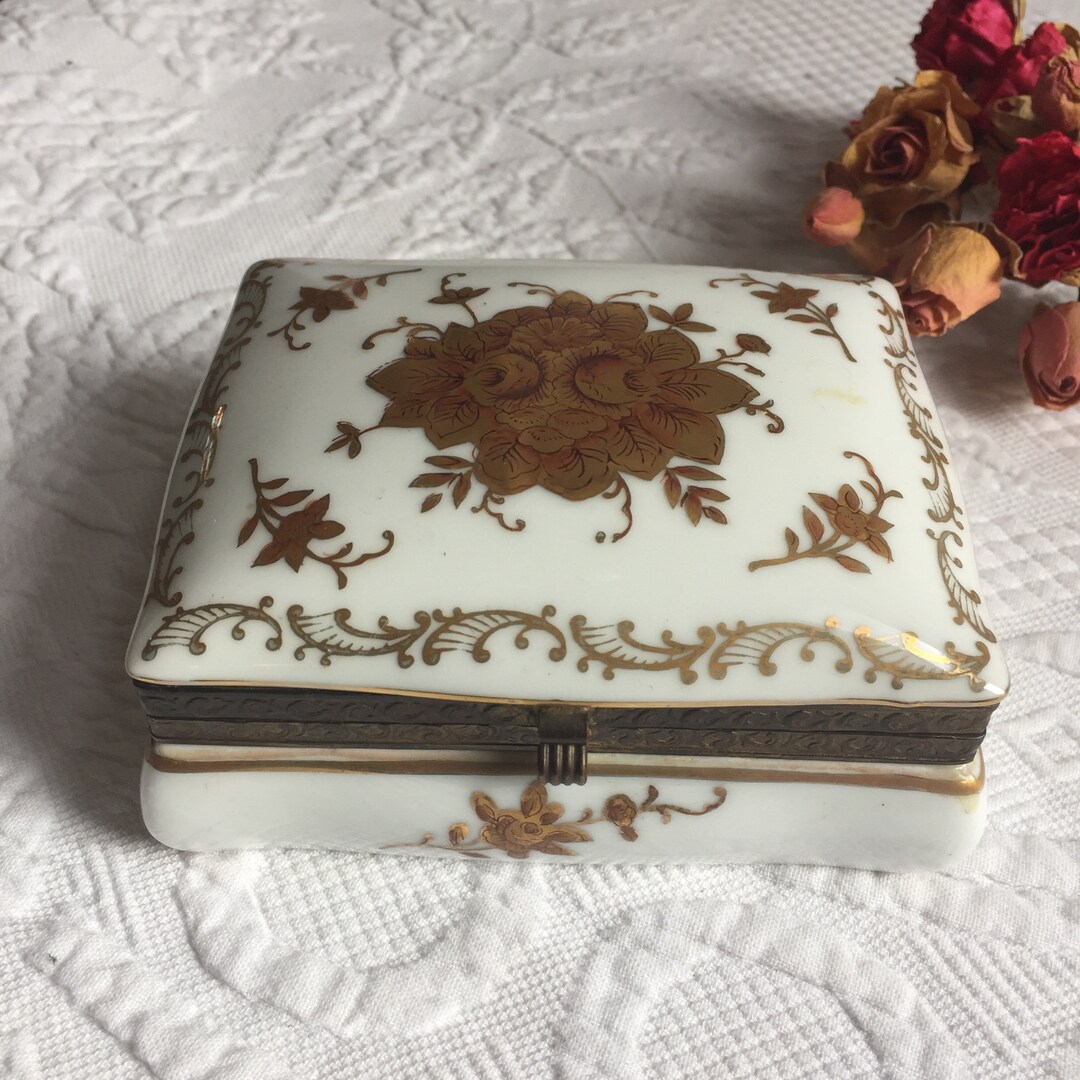 Vintage Andrea Porcelain Hand Painted Dresser Box. Japan. Gold Roses ...