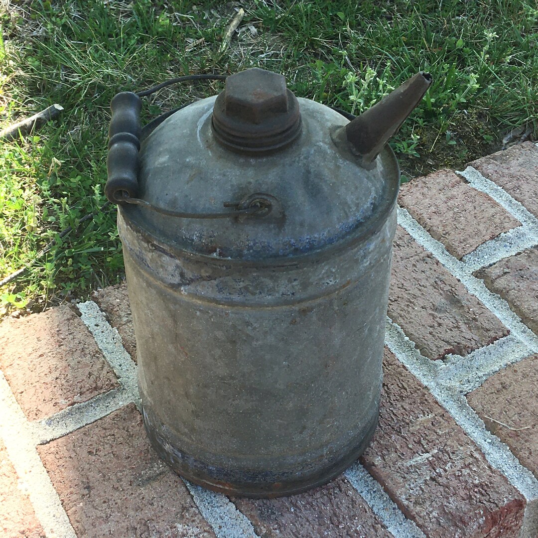 Vintage 4 Qt. Oil Can With Wooden Swing Handle, Spout and Screw off ...