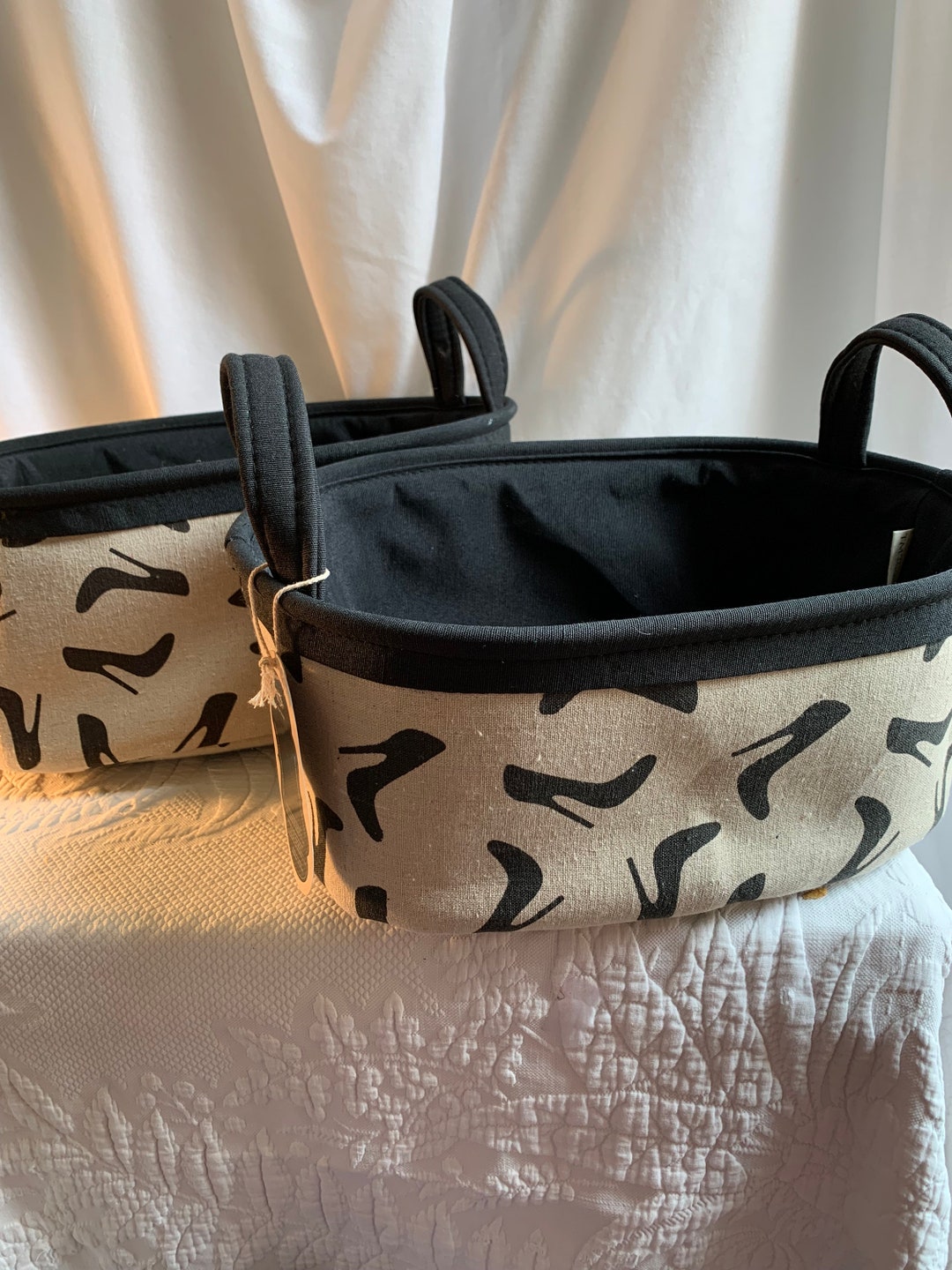 Vintage High Heel Shoe Basket. Black and off Whtie Linen Canvas Look ...