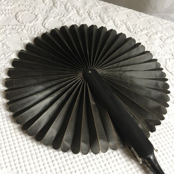 Antique Cockade Victorian Mourning Folding Fan. 360 D… - Gem