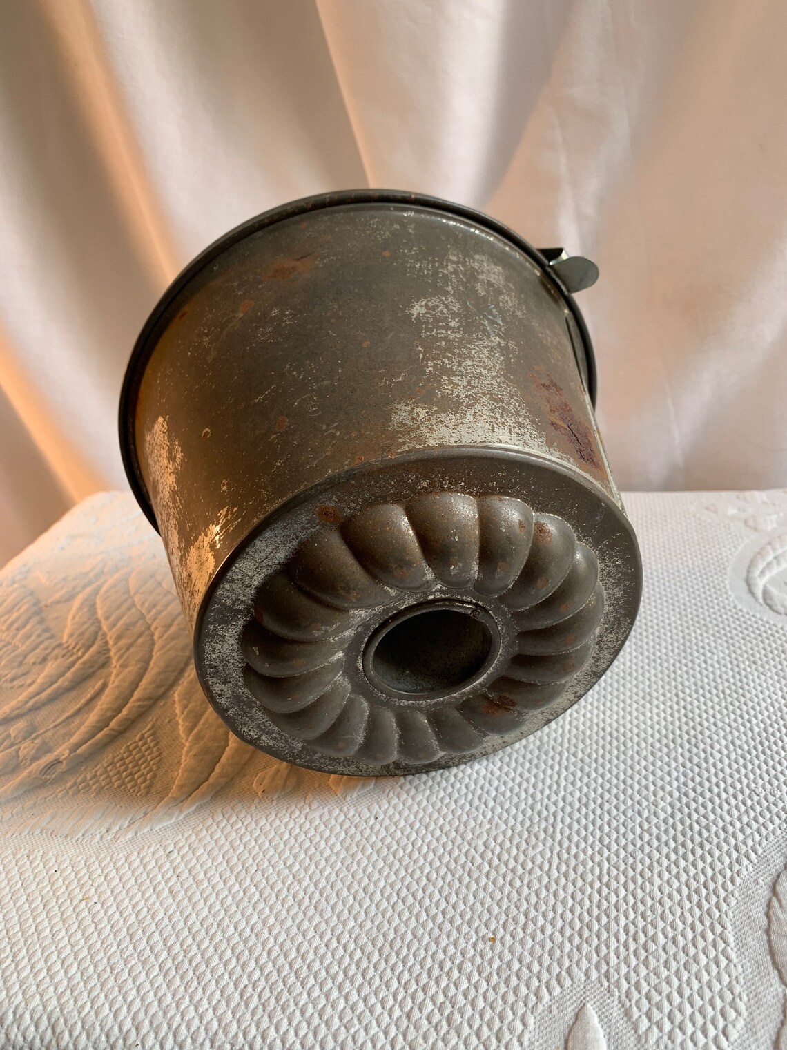 Antique Tin Mold With Lid, Latches and Handle. Beautiful Ridged or ...