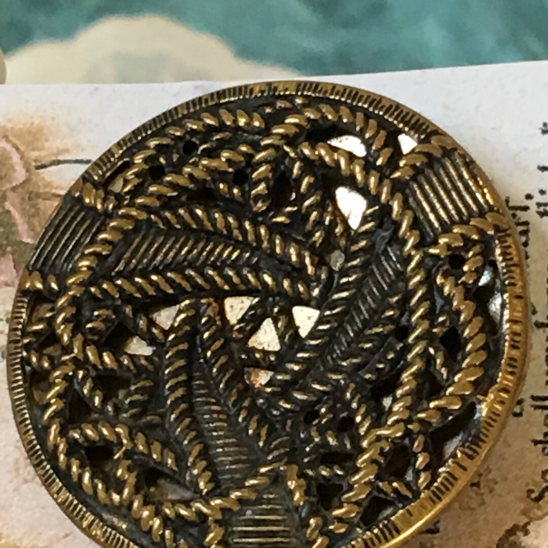 Antique Gold Button With Reflective Mirror Type Backing. Twisting Rope ...
