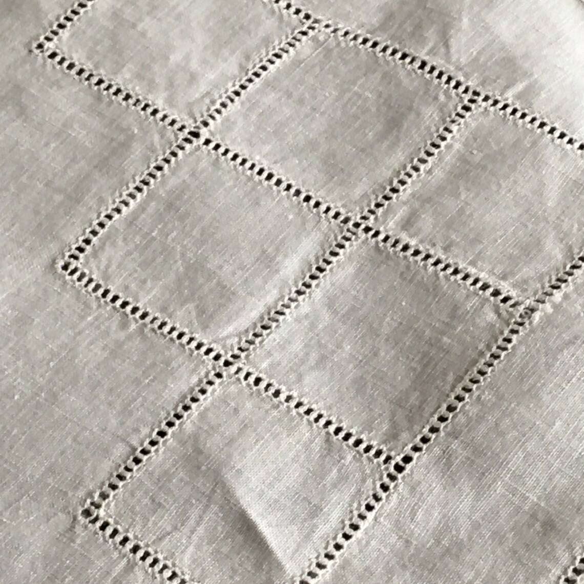 Vintage Pulled Thread White Linen Table Topper Tablecloth. 32" Square ...