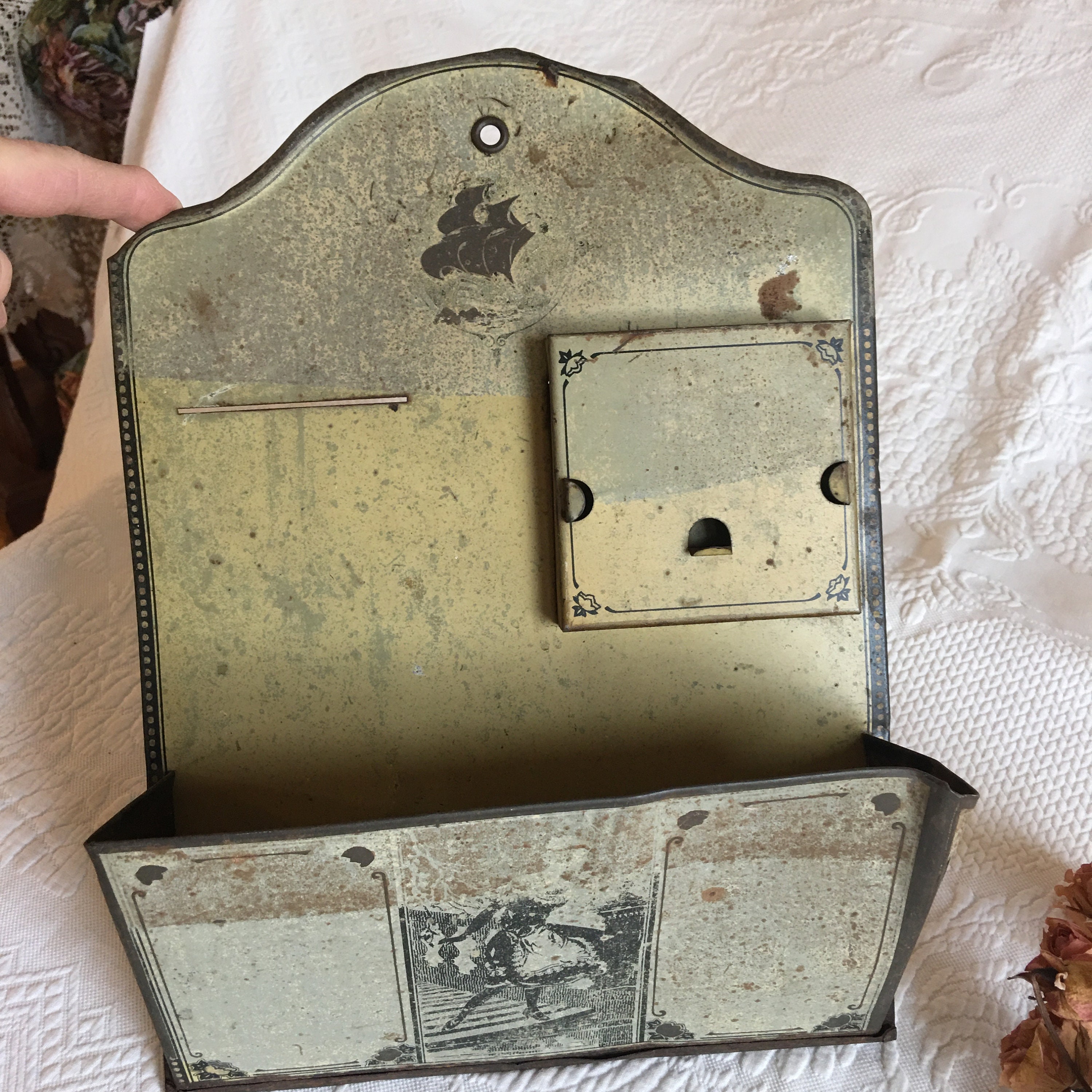 Vintage 1925 Wall Pocket for Mail, Note Pad, Magnets, Anything. Buffalo ...