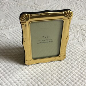 Vintage Small Frame Gold Brass or Black Composite Oval Frame. - Etsy