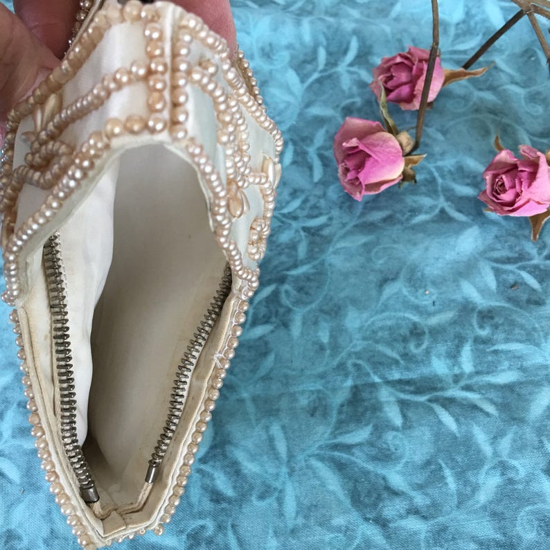 Vintage off White Self Handled Small Beaded Purse. Beaded Flowers and ...