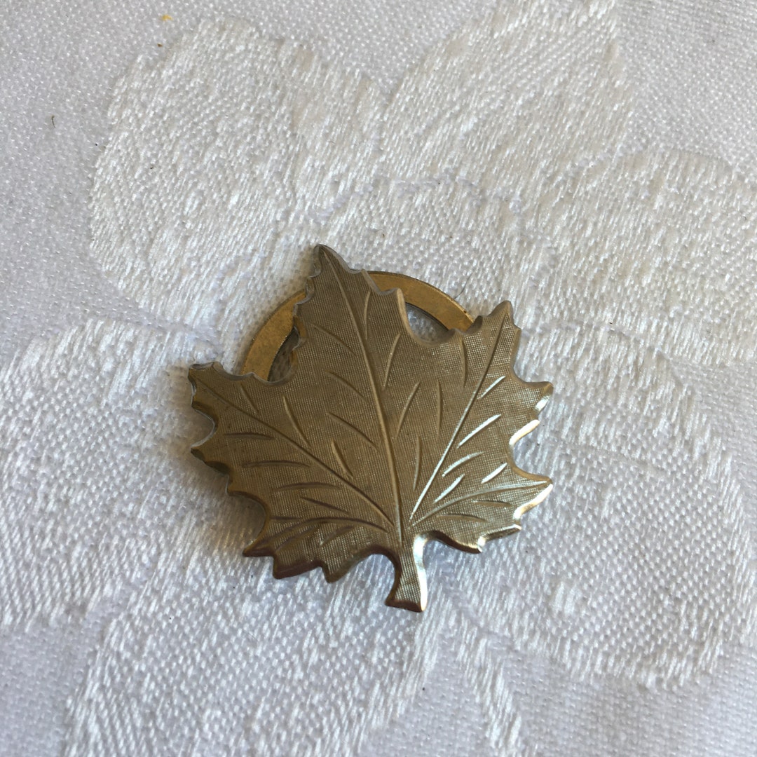 Vintage Scarf Ring. Silver Tone Maple Leaf Scarf Ring. Clamp Down Ring ...