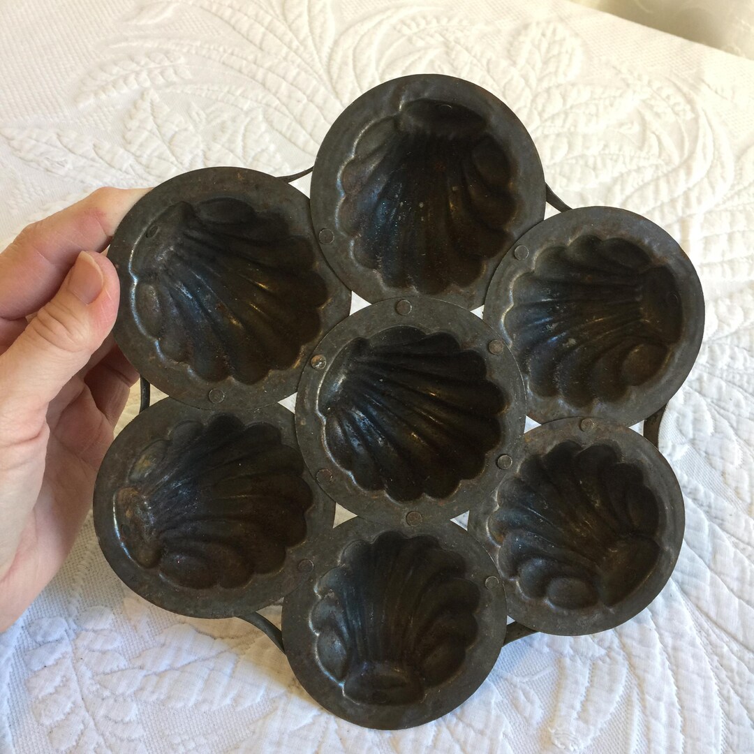 Antique Iron Muffin Pan W/ Seashell Shapes. Very Old Mold Muffin Pan ...