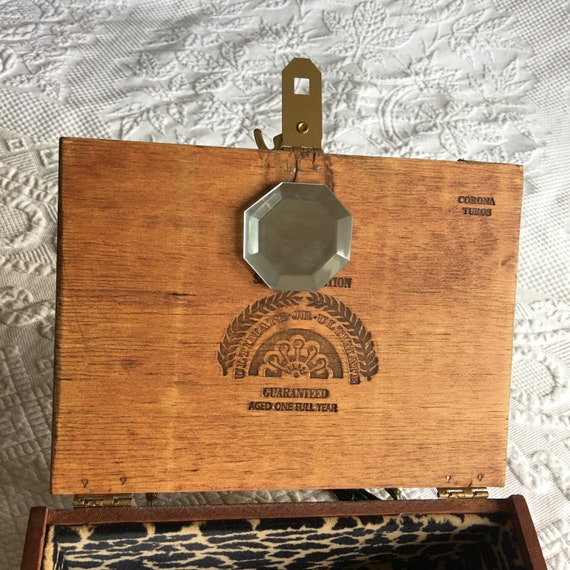 Vintage Cigar Box Purse. Hinges, Latch, Gold Ball Fee… - Gem