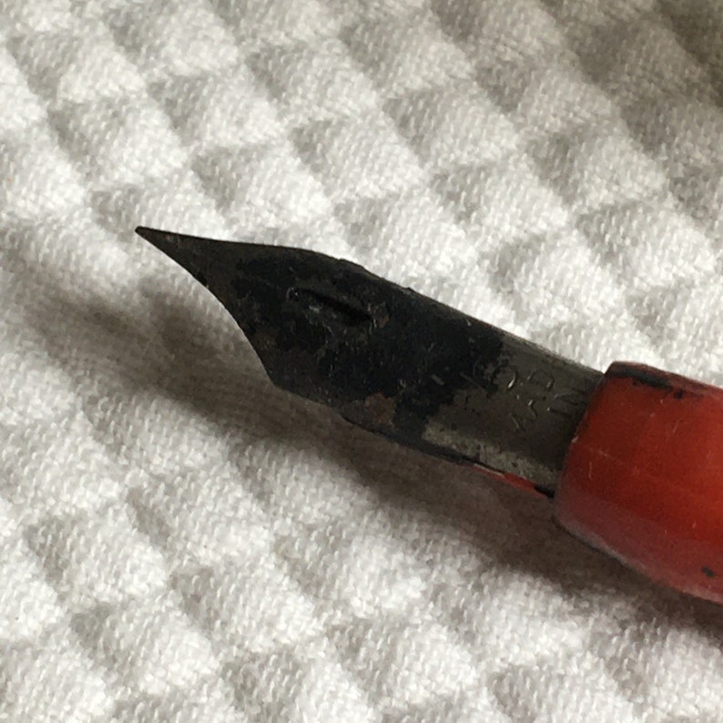 Vintage Round Inkwell and Red Plastic Dip Fountain Pen for Calligraphy ...