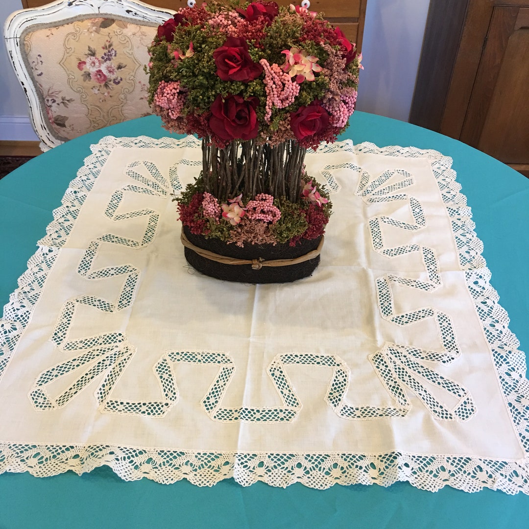 Vintage Crocheted Table Topper. Table Topper With Crocheted Lace Border ...