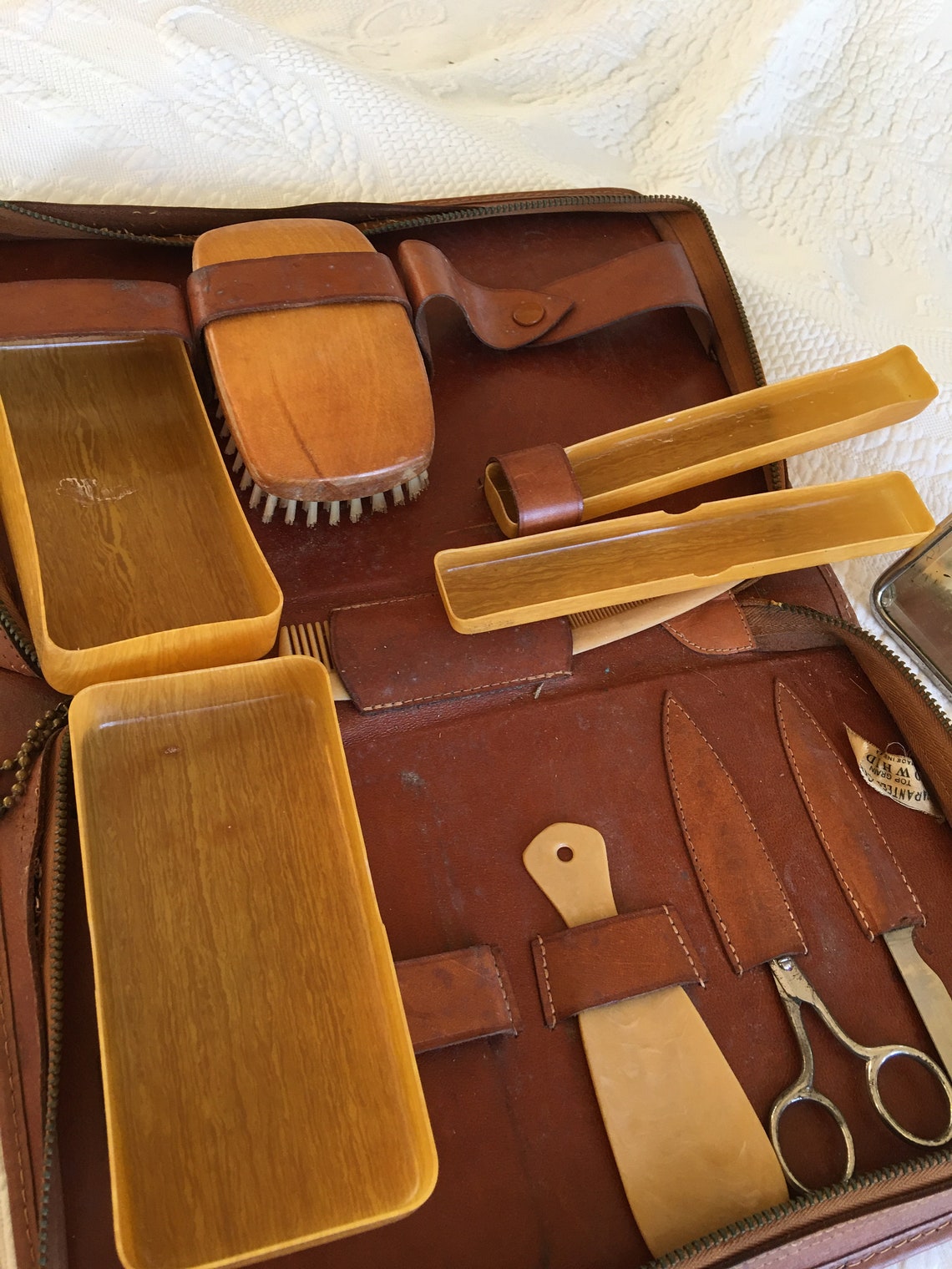 Vintage Leather Mans Grooming Kit, Wood Grain Celluloid Soap and ...