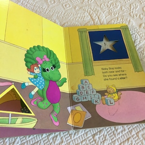 Vintage 1993 Baby Bop Discovers Shapes. Cardboard Page Baby Book by ...