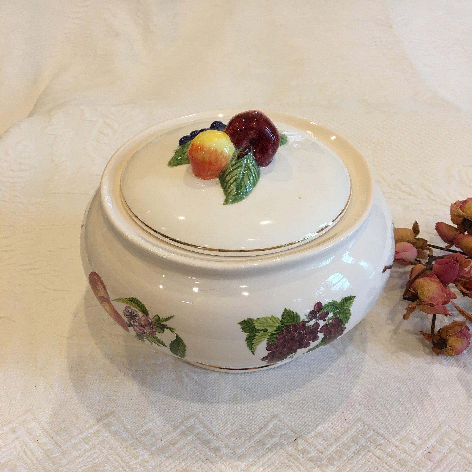 Vintage Teleflora Bowl and Lid. Molded Fruit on Lid and Decal Fruit Six ...