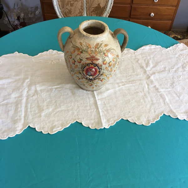 Scalloped Edge Table Runner - Etsy