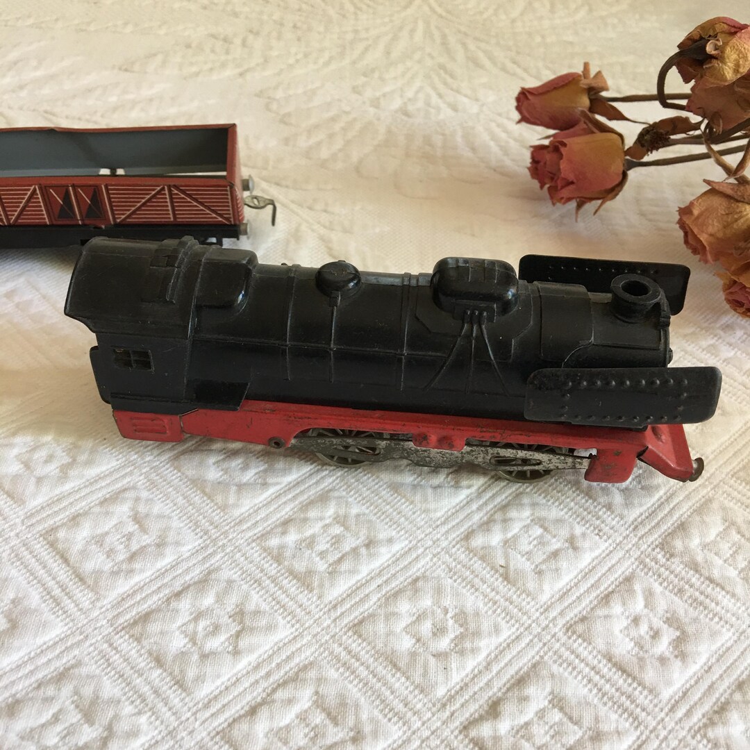 Vintage Metal Train Engine and Open Box Car for 5/8" Train Track. Good ...
