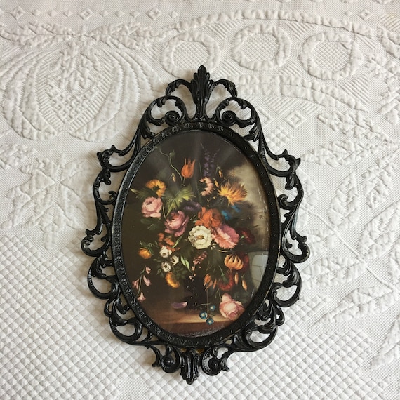 Black Victorian Frame Oval
