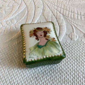 Vintage Lady Porcelain Dresser Box. Hand Painted Green Small Trinket ...