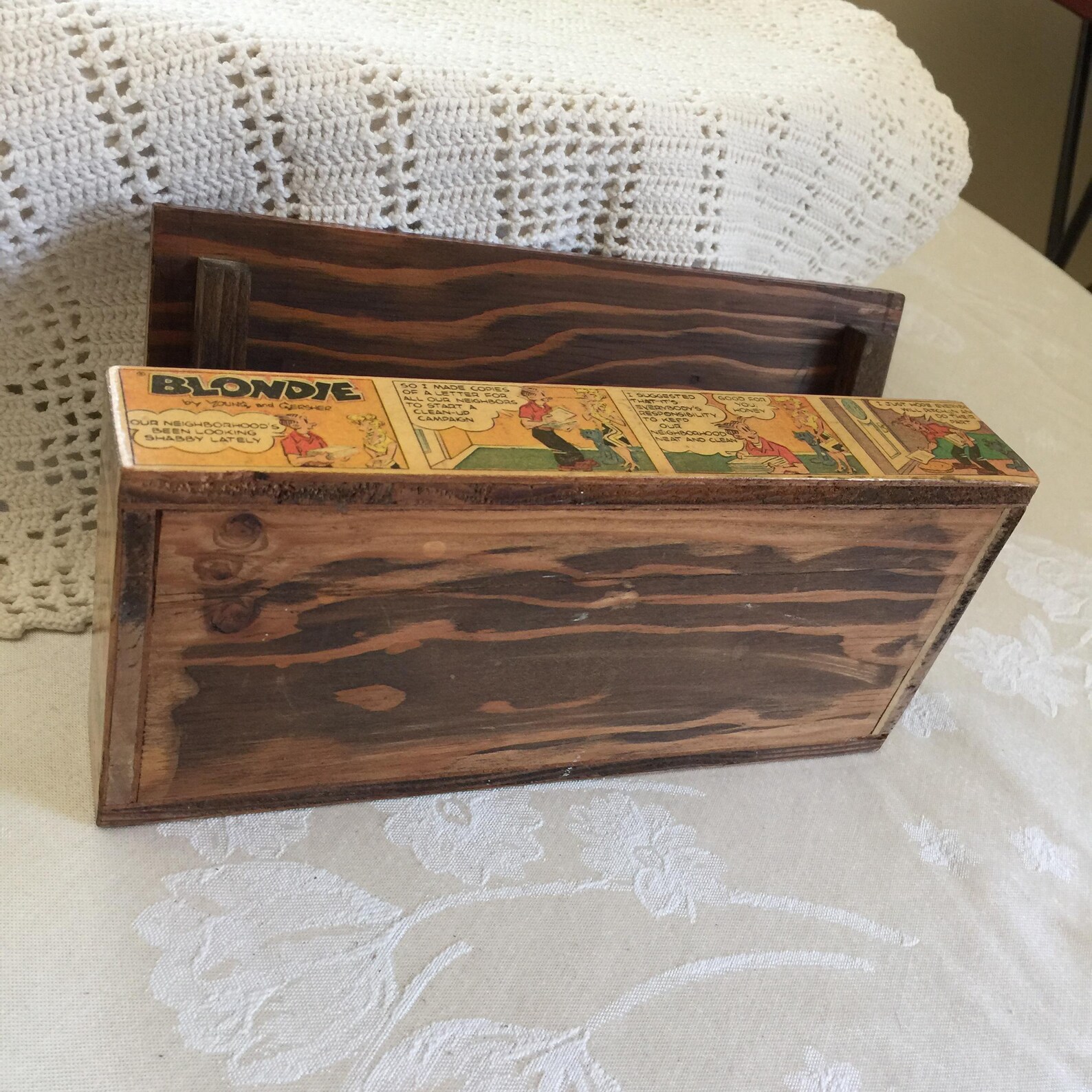 Vintage Cartoon Covered Wooden Box. Eek & Meek a Mock Mugging on Top ...