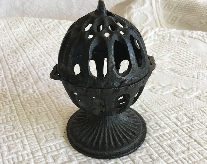 Vintage String Holder. Black Cast Iron String Ball Holder With Raised ...