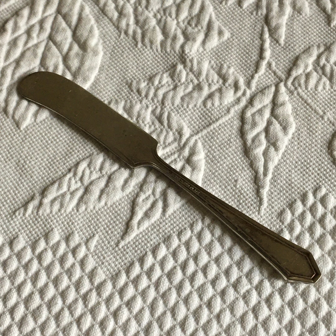 Antique Silver Plate Butter Knife Gee-esco Butter Knife. Urn Type ...