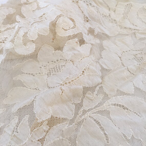 Vintage Cream Silk Lace Triangular Scarf. Large Trian… - Gem