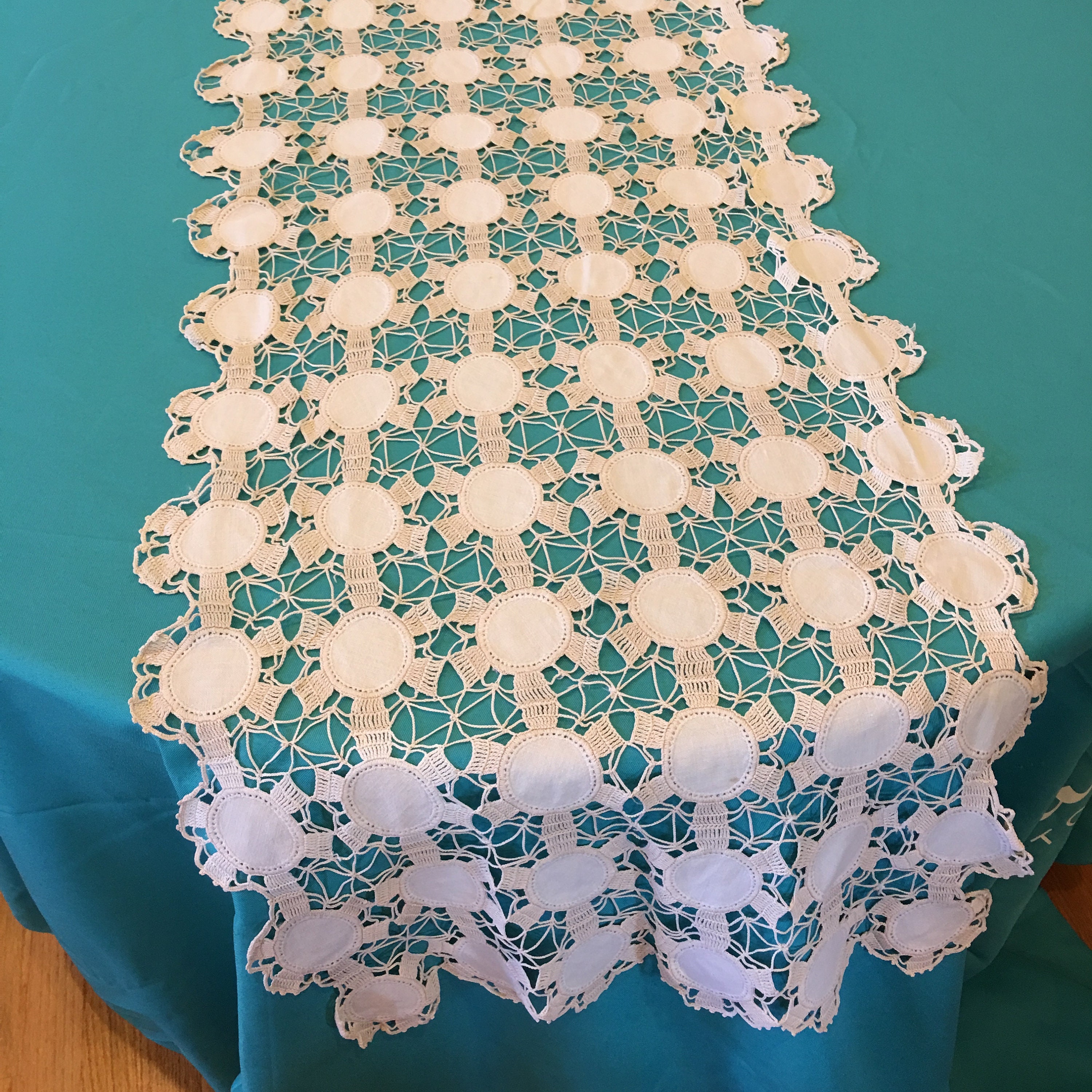 Vintage Lace Table Runner in Linen and Thread Work. Scalloped - Etsy